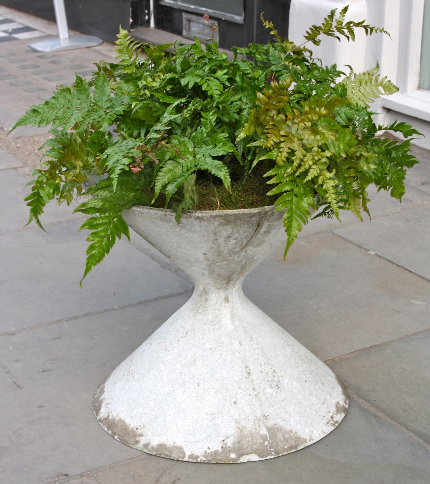 Planter Willy Guhl Willy Guhl – Sigmar London